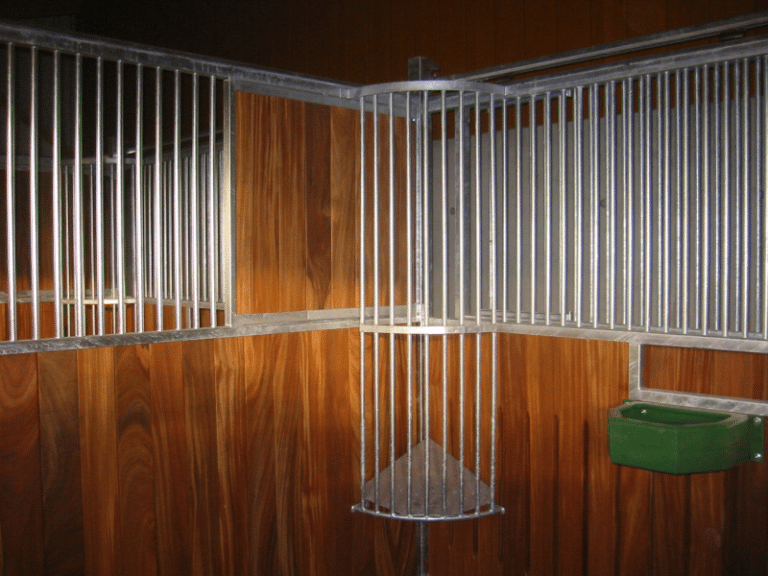 Corner hay rack - Hau Pferdesport
